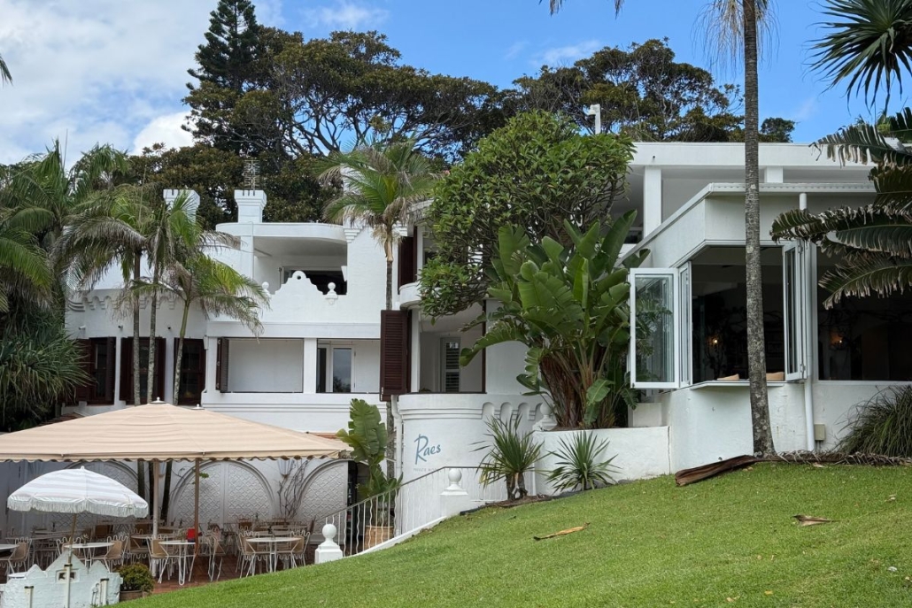 Raes On Wategos, Byron Bay - Claudia Hackman